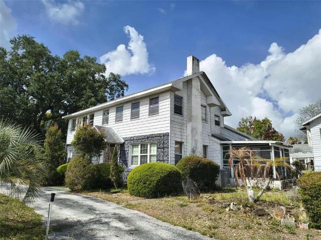 15 N Lake Howard Dr, Winter Haven, FL 33880 | MLS #TB8493 | Compass