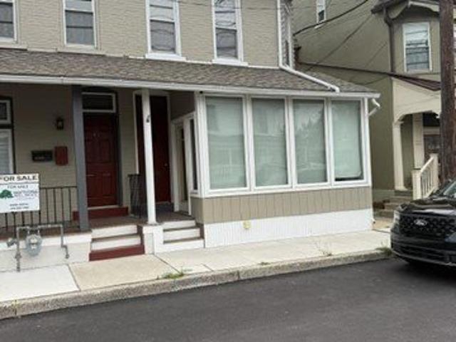 15 N 4th St, Emmaus, PA 18049