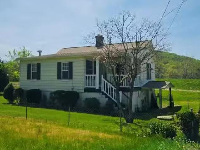 15 Naomi St, Coolbaugh Twp, PA 15438 MLS 1703219