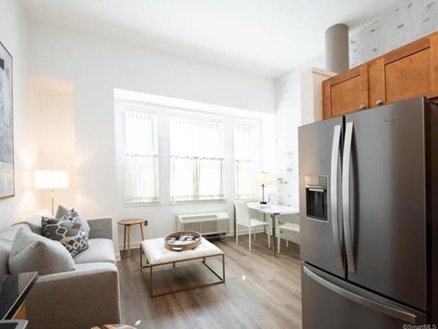 15 New St #208 West Hartford, CT 06107