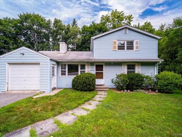 15 Nightingale Rd, Katonah, NY 10536