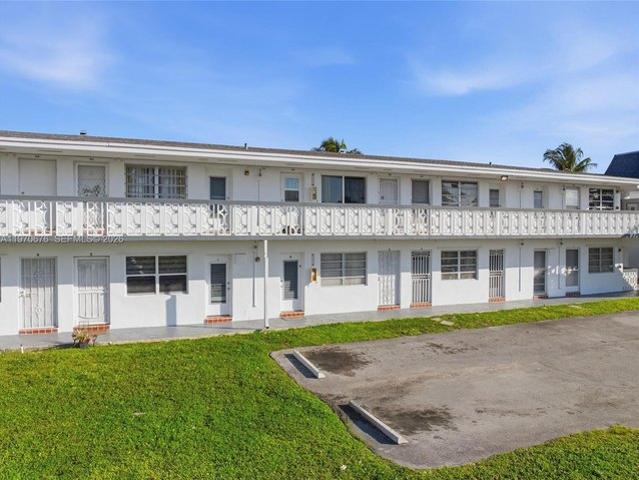 15 NW 204th St Apt 30, Miami Gardens, FL 33169