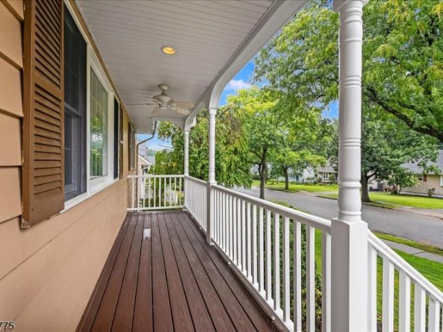15 Oak Ln