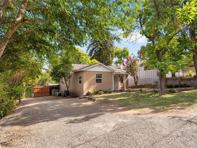 15 Oak Park Way