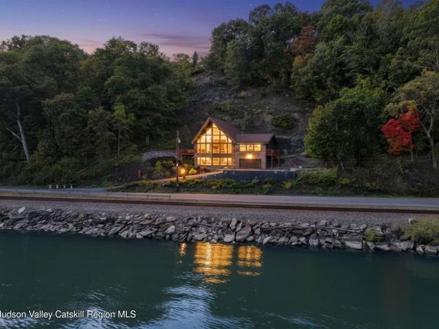 15 Oakes Rd, Highland, NY 12528