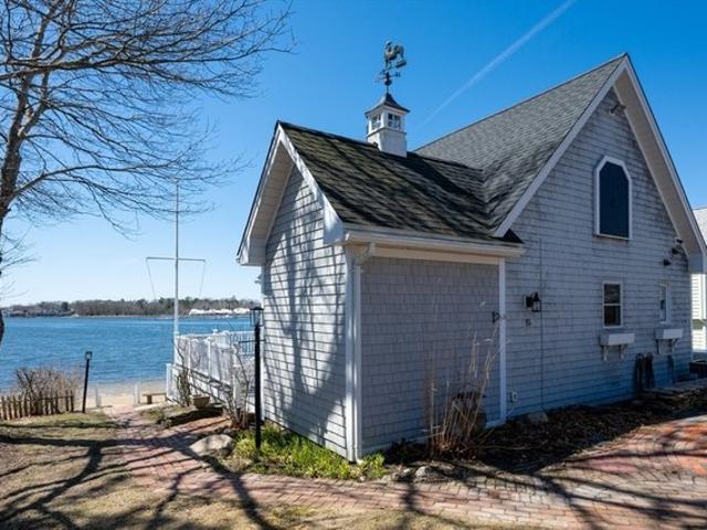 15 Oakhill Rd, Wareham, MA 02571