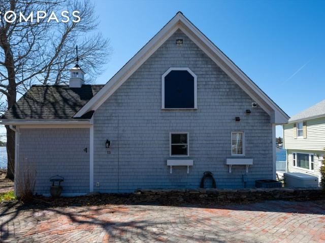 15 Oakhill Rd, Wareham, MA