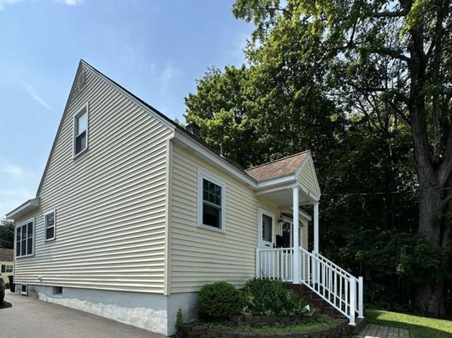 15 Oakland Ave, Amsterdam, NY 12010