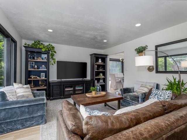 15 Oaklane Drive