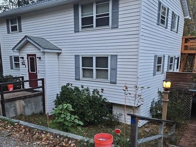 15 Old County Rd, Holland, MA 01521