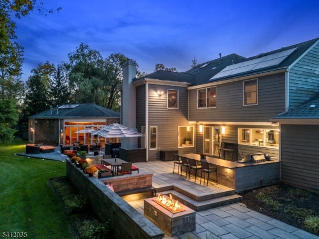 15 Olde Greenhouse Ln