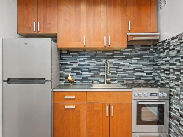 15 Oliver Street, Brooklyn, NY