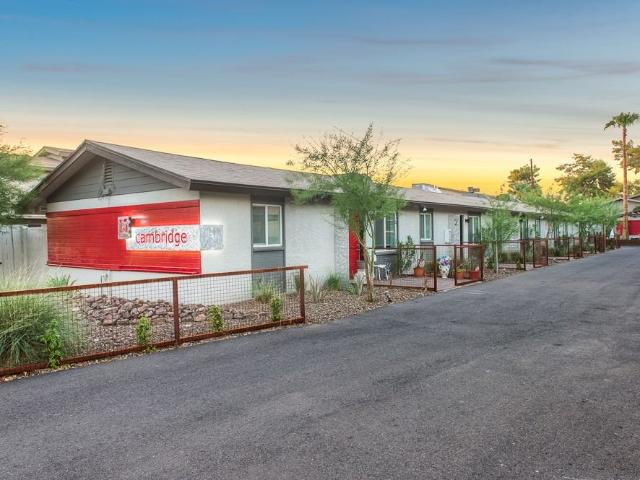 15 on Cambridge 1 Bedroom Apartment for Rent at 1632 E Cambridge Ave, Phoenix, AZ 85006