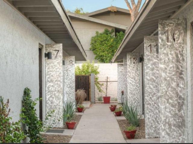 15 on Cambridge Studio Apartment for Rent at 1632 E Cambridge Ave, Phoenix, AZ 85006