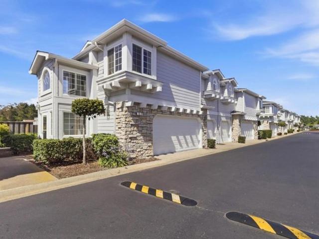 15 Outlook Cir, Pacifica, CA 94044