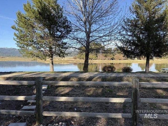 15 P St, Cascade, ID 83611