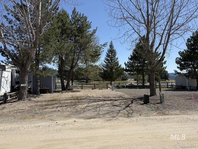 15 P St, Cascade, ID 83611