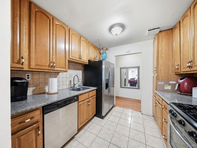 15 Park Ave Apt 204B, Spring Valley, NY 10977