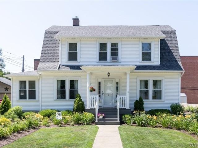 15 Park Blvd, Lancaster, NY 14086