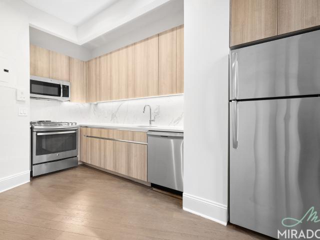 15 Park Row 4A