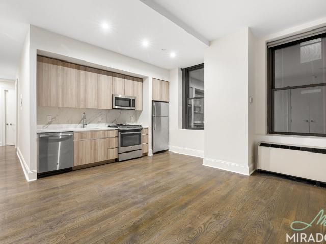 15 Park Row 4K