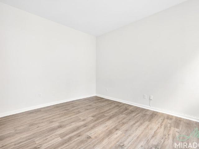 15 Park Row 11C