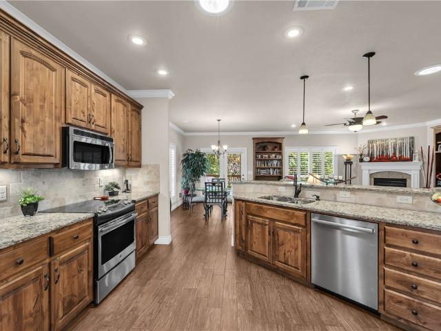 15 Parkridge Drive