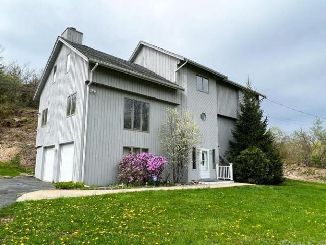 15 Patten Rd, North Haven, CT 06473