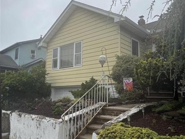 15 Patton Pl, Dumont, NJ 07628
