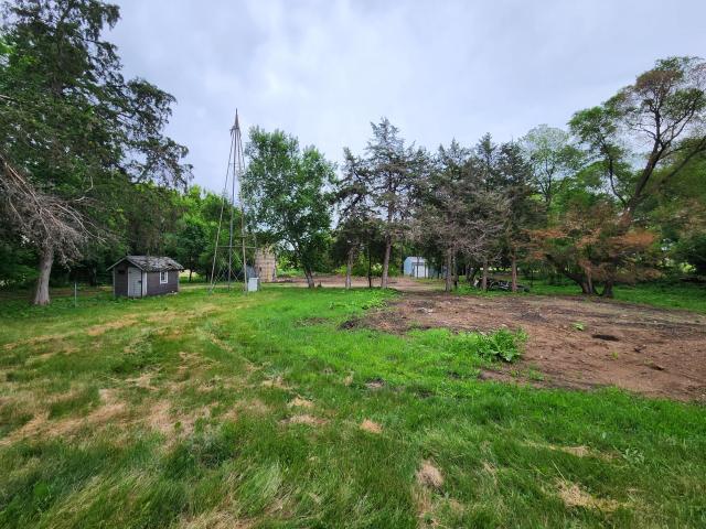 15 Paul Avenue N