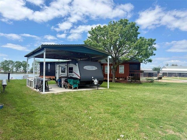 15 Pelican Isle Dr, Kerens, TX 75144