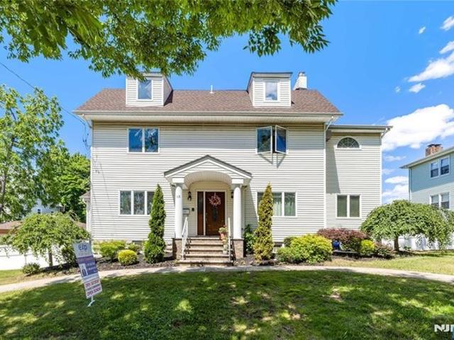 15 Pierrepont Ave, Rutherford, NJ 07070