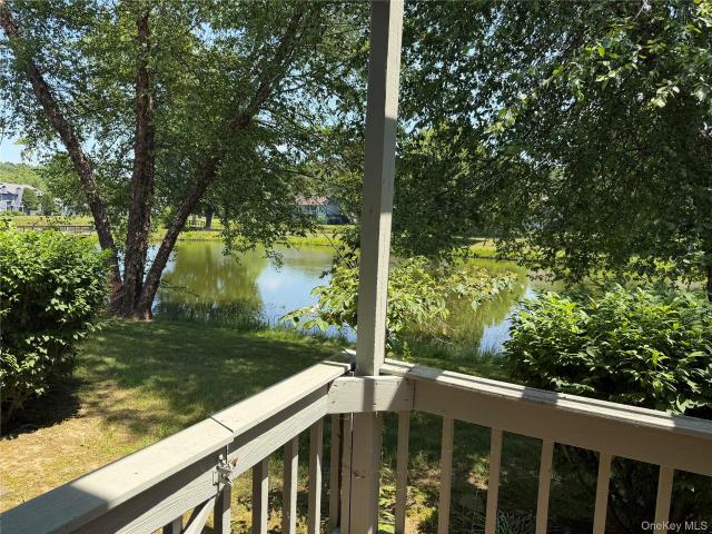 15 Pond Drive W