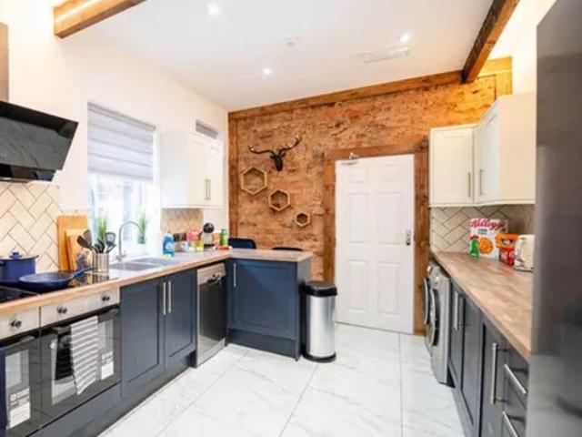 15 Pole Lane, Failsworth, M35 9PB, United Kingdom | Room for rent #135674062 | Rentberry