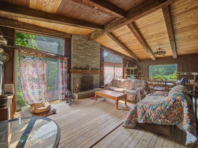 15 Plotts Rd