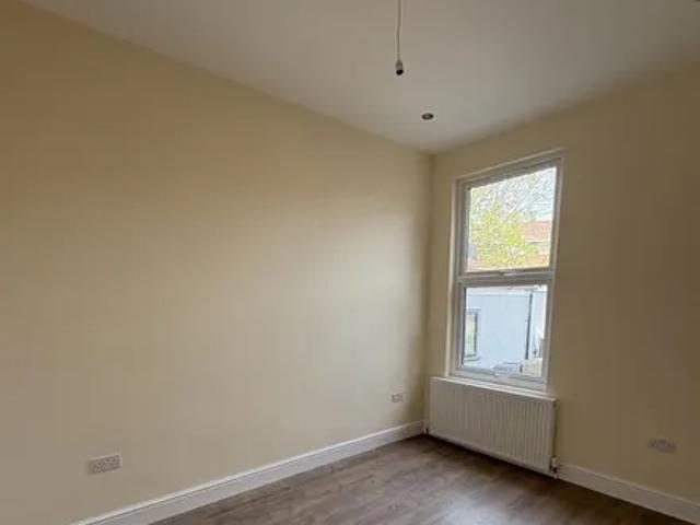15 Plashet Road, London, E13 0PZ, United Kingdom | 3 bed apartment for rent #167385320 | Rentberry