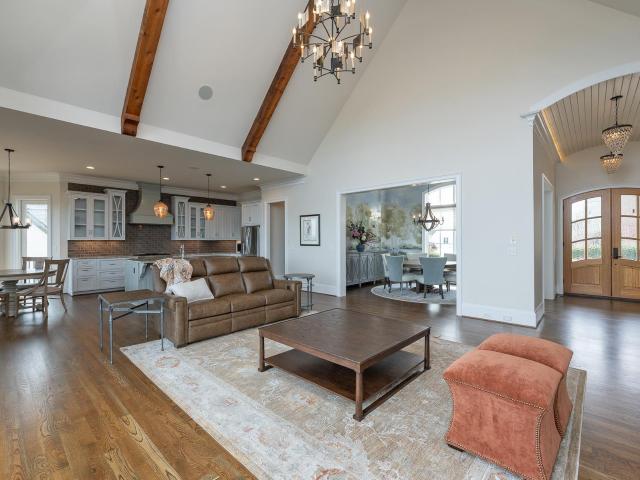 15 Promenade Drive