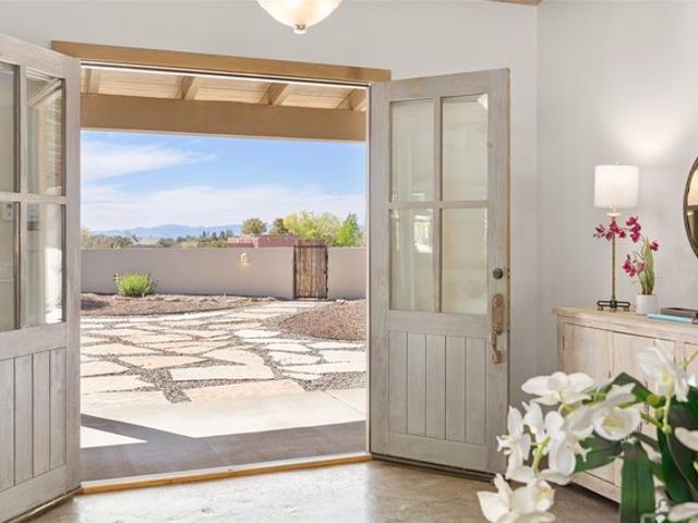 15 Rancho Manana, Santa Fe, NM 87506