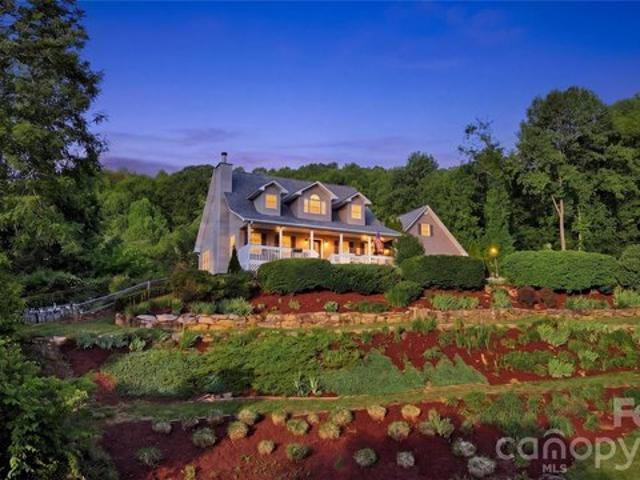 15 Racoon Pt, Canton, NC 28716