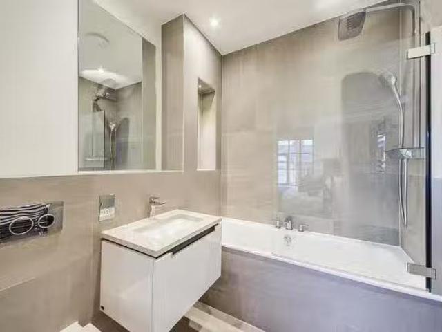 15 Rainville Road London W6