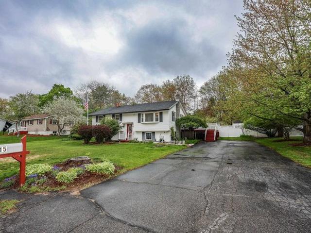 15 Raymond Dr, Merrimack, NH 03054