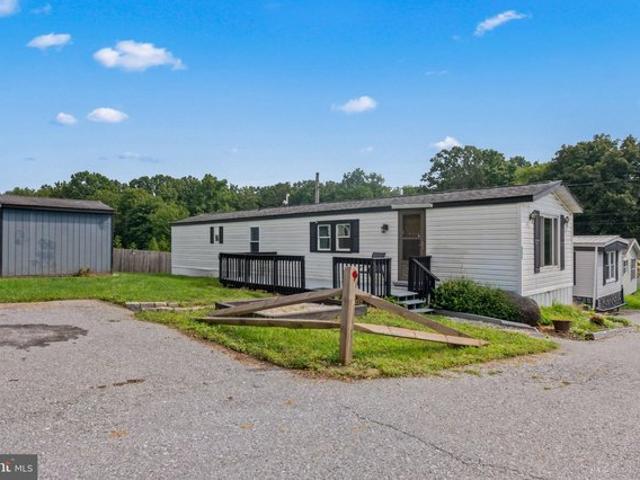 15 Rebers Ln, Honey Brook, PA 19344