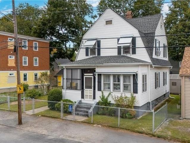 15 Redfern St, North Providence, RI 02911