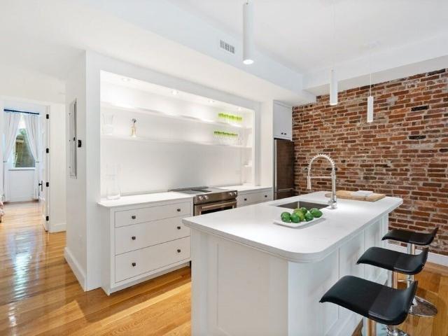 15 Regent Circle Unit 1, Brookline, US, MA