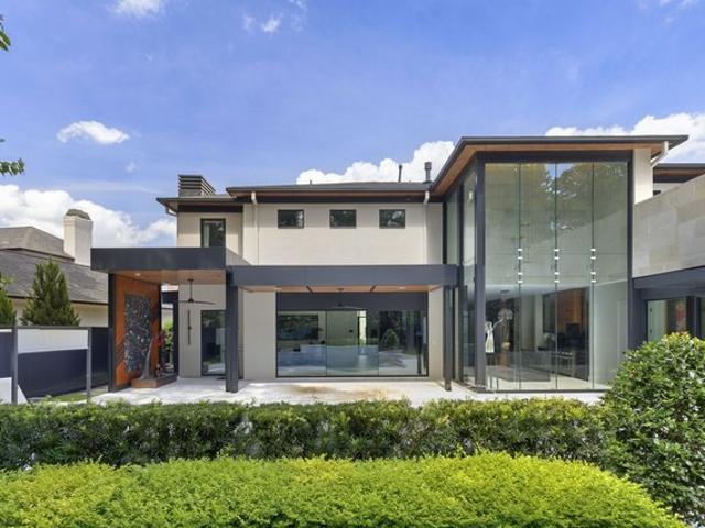 15 Regent Sq, The Woodlands, TX 77381