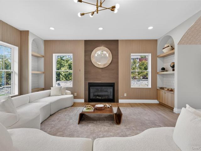 15 Ridge Drive