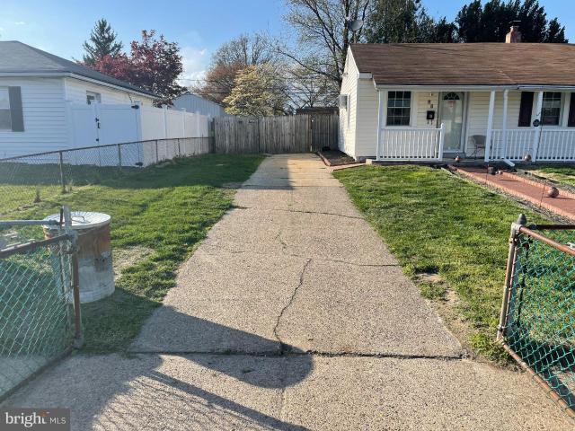 15 Rieve Ave, New Castle, DE 19720 | MLS #DENC2101 | Compass