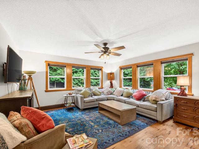 15 Riverlink Lane