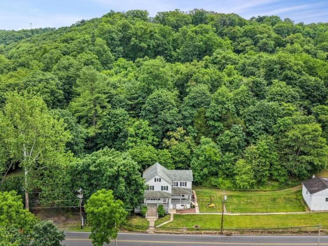 15 Rock Road