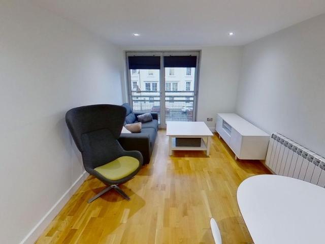 15 Ropewalk Court, City Centre. 2 bed flat to rent £1,560 pcm £360 pw